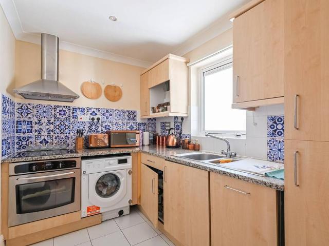 1 bedroom flat for sale