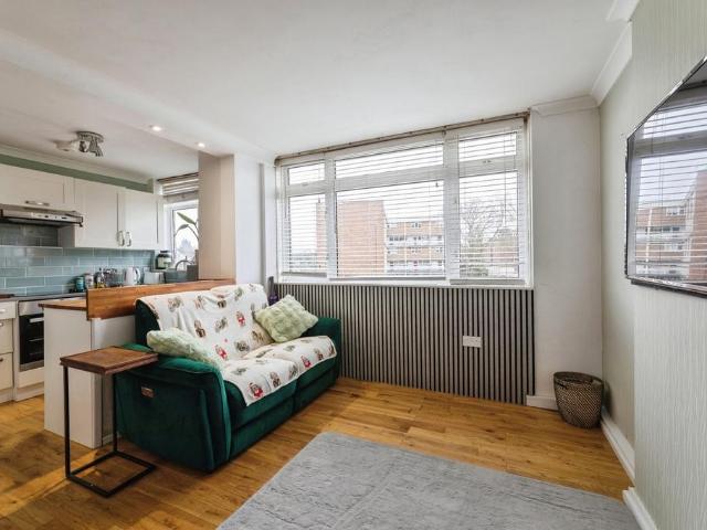 1 bedroom flat for sale
