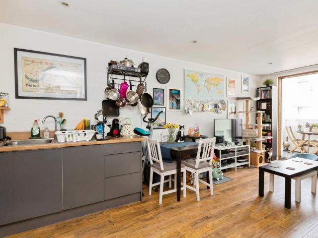 1 bedroom flat for sale