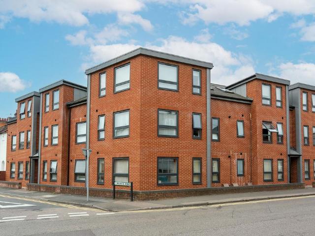 1 bedroom flat for sale
