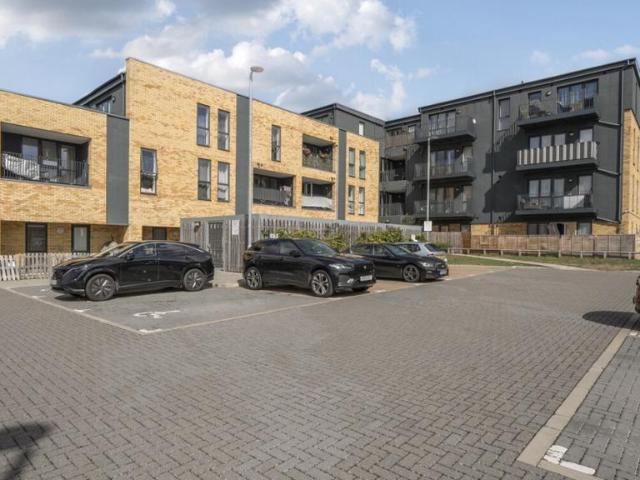 1 bedroom flat for sale