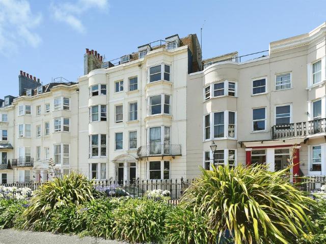 1 bedroom flat for sale