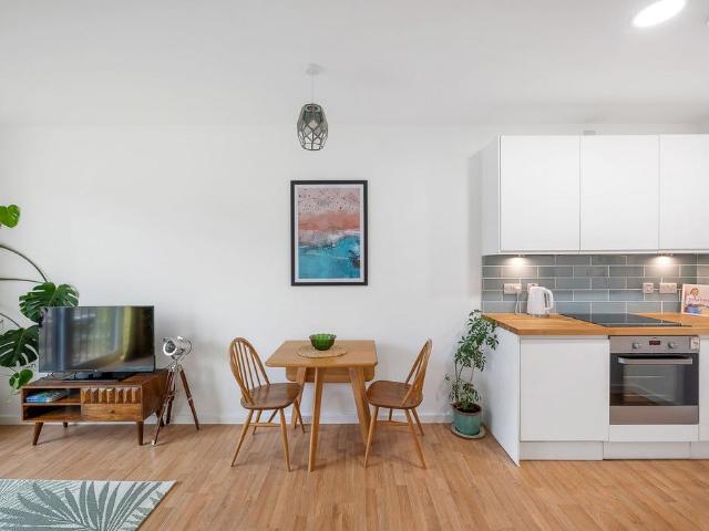 1 bedroom flat for sale