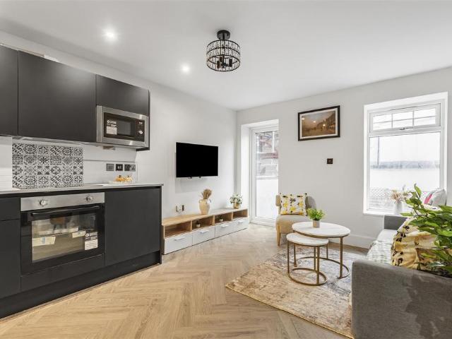 1 bedroom flat for sale