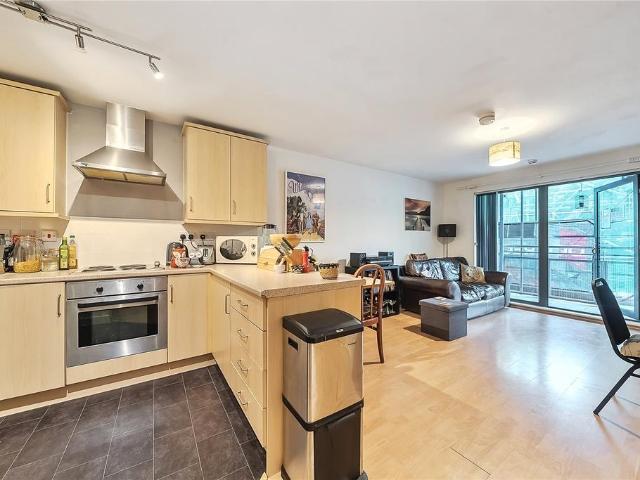 1 bedroom flat for sale