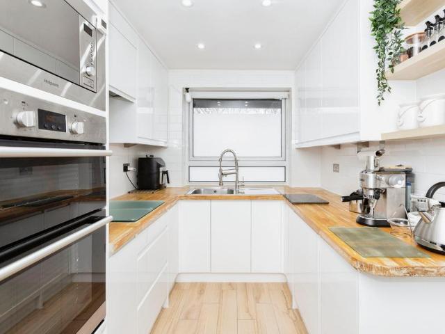 1 bedroom flat for sale