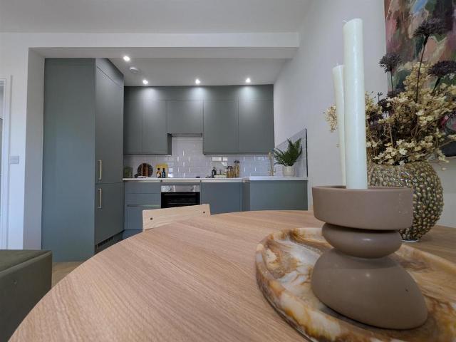 1 bedroom flat for sale