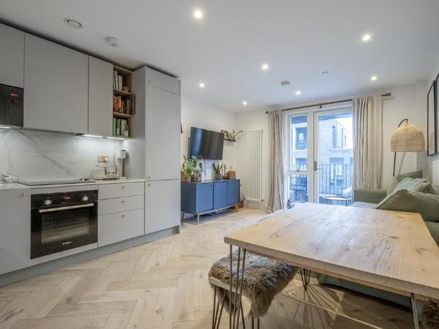 1 bedroom flat for sale