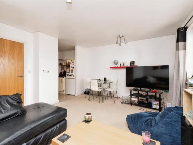 1 bedroom flat for sale