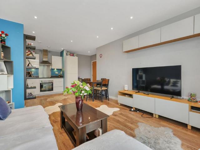 1 bedroom flat for sale