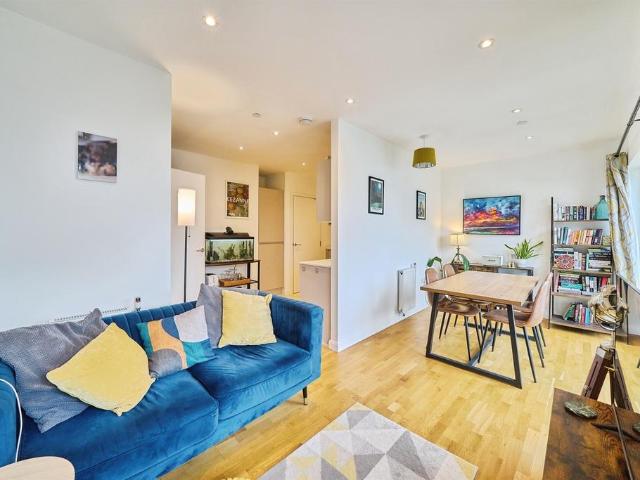 1 bedroom flat for sale