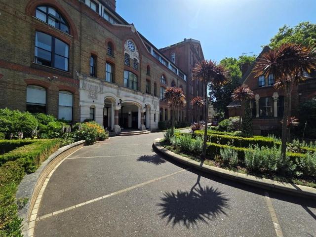 1 bedroom flat for sale
