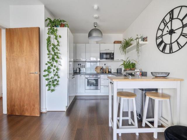 1 bedroom flat for sale