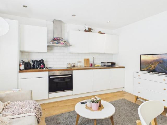 1 bedroom flat for sale