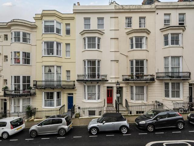 1 bedroom flat for sale