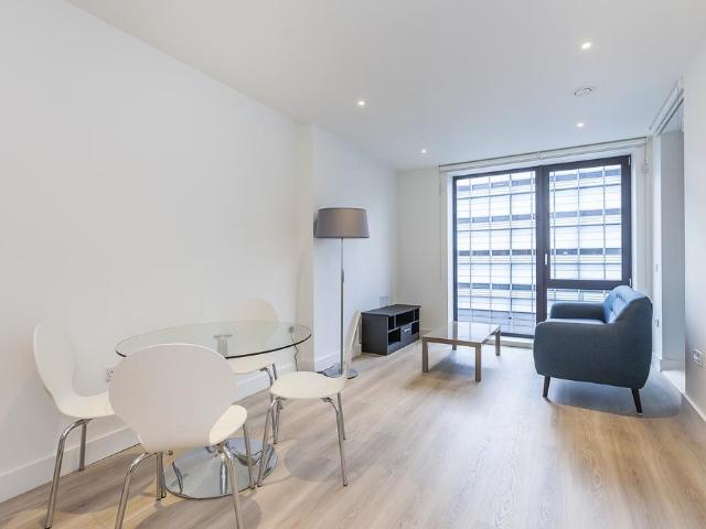 1 bedroom flat for sale