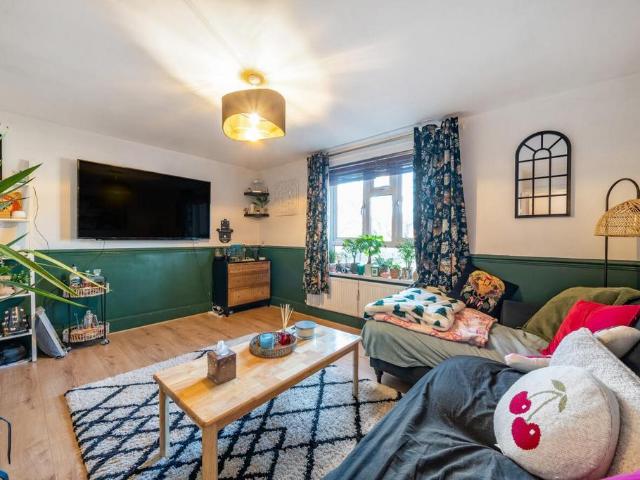 1 bedroom flat for sale