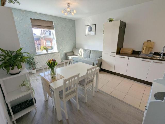 1 bedroom flat for sale