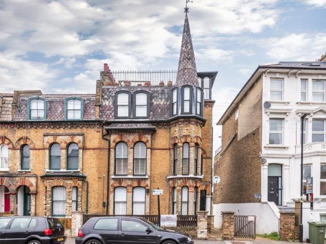 1 bedroom flat for sale