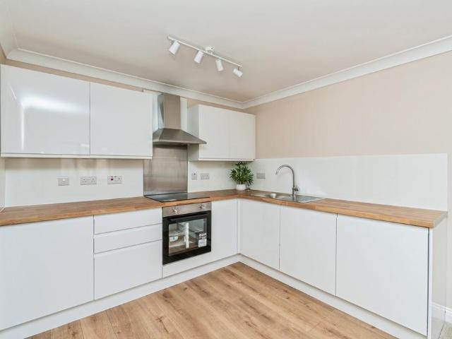 1 bedroom flat for sale