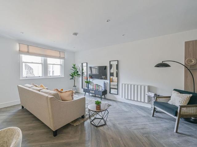 1 bedroom flat for sale