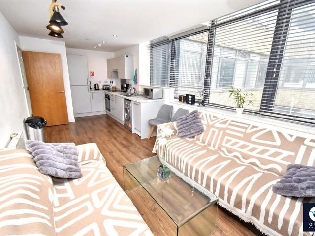 1 bedroom flat for sale