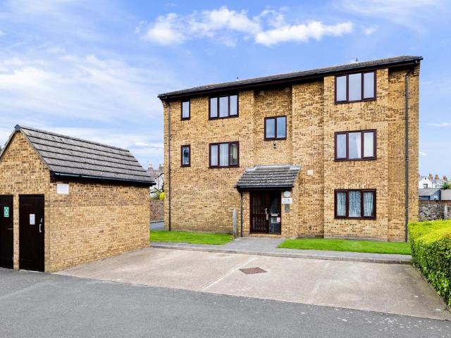 1 bedroom flat for sale