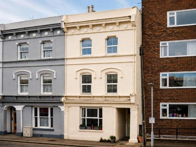 1 bedroom flat for sale