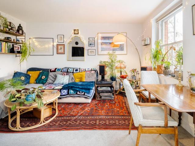 1 bedroom flat for sale