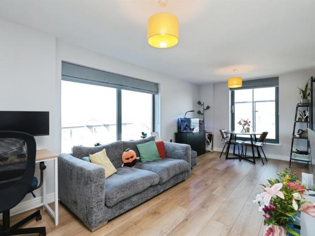 1 bedroom flat for sale