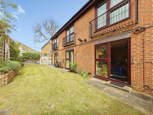 1 bedroom flat for sale