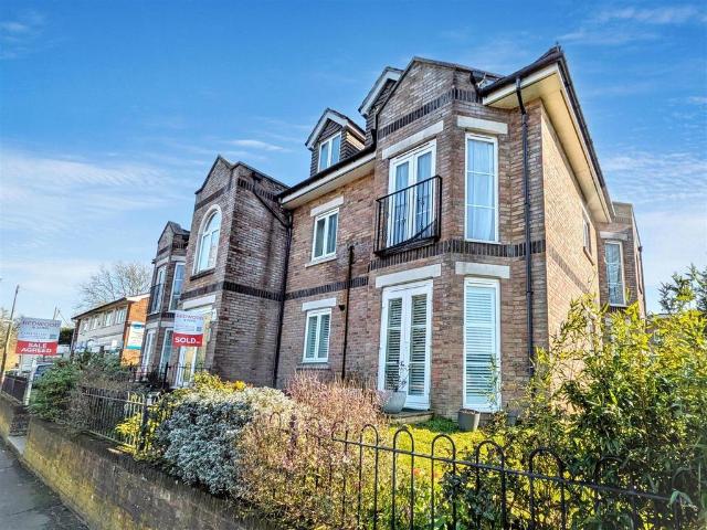 1 bedroom flat for sale
