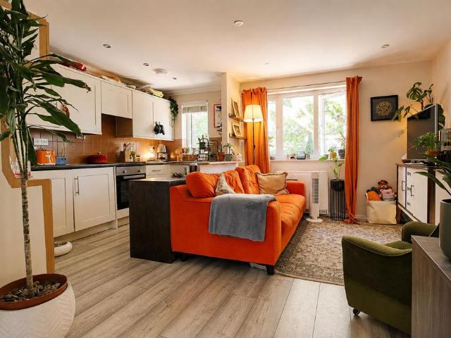 1 bedroom flat for sale