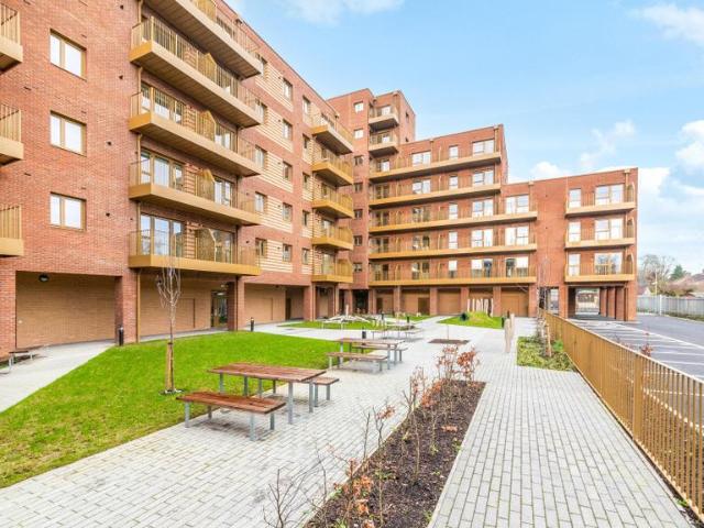 1 bedroom flat for sale