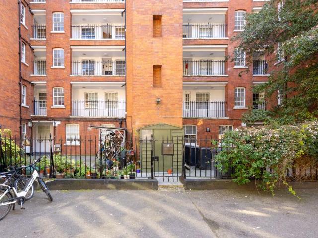 1 bedroom flat for sale