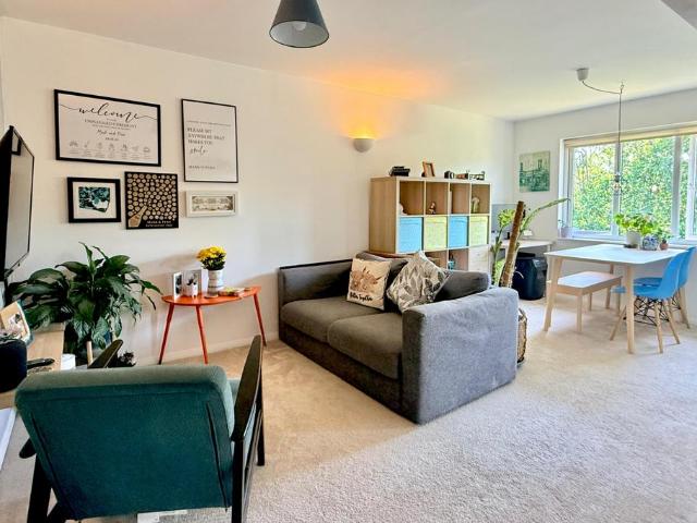 1 bedroom flat for sale