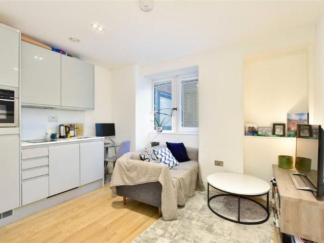 1 bedroom flat for sale