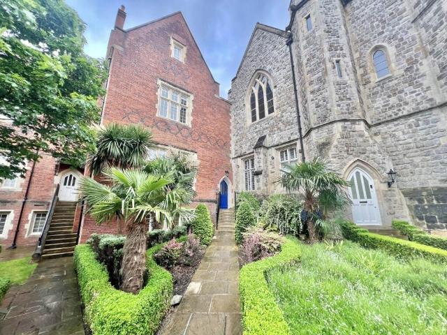 1 bedroom flat for sale