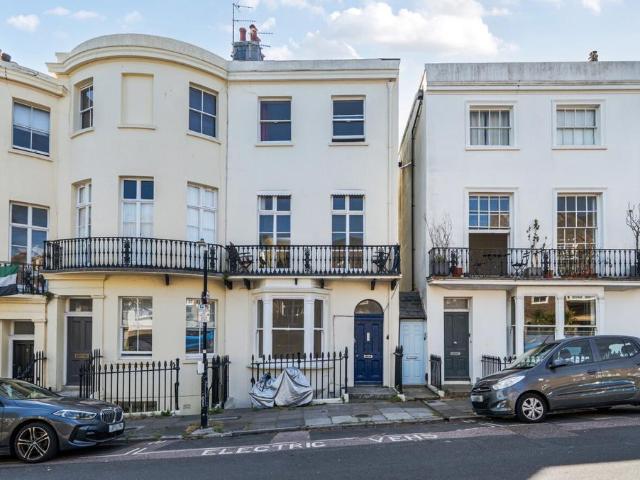 1 bedroom flat for sale