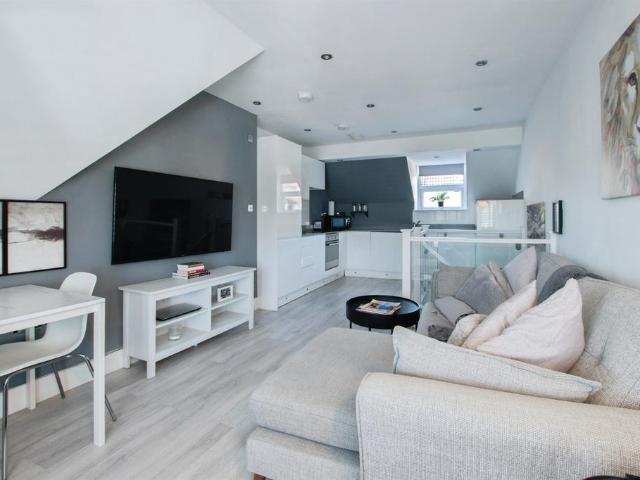 1 bedroom flat for sale