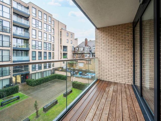 1 bedroom flat for sale