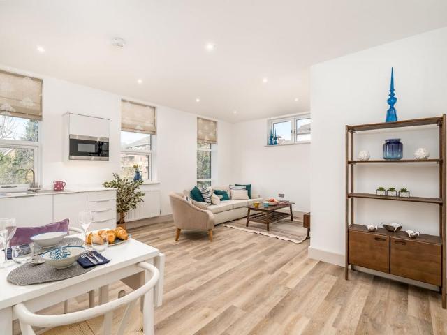 1 bedroom flat for sale