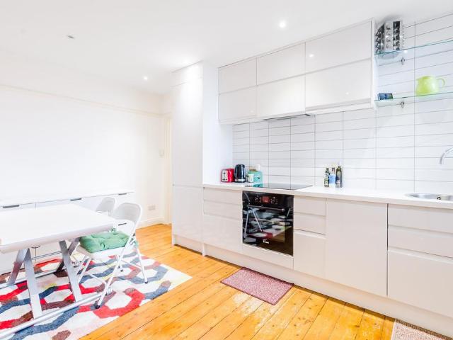 1 bedroom flat for sale