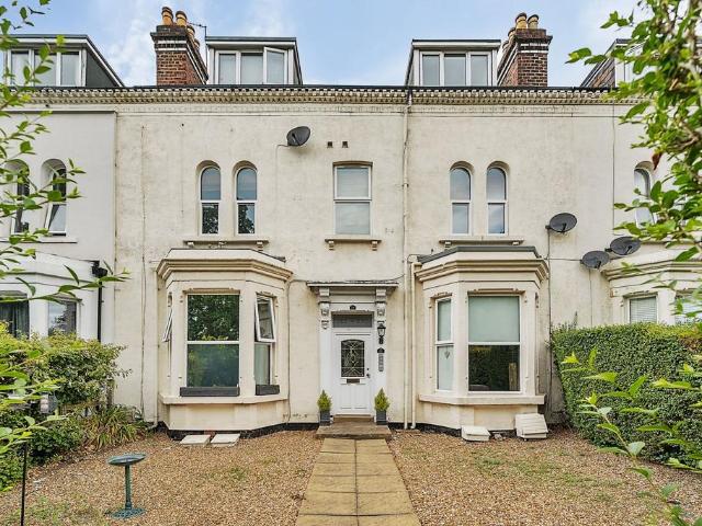 1 bedroom flat for sale
