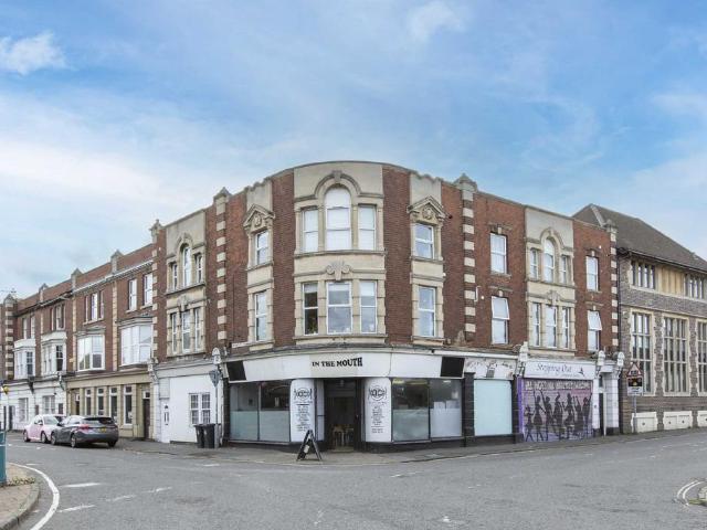 1 bedroom flat for sale