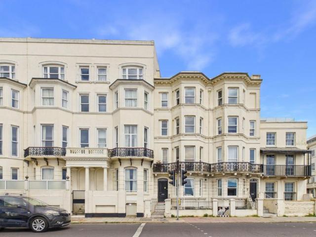 1 bedroom flat for sale