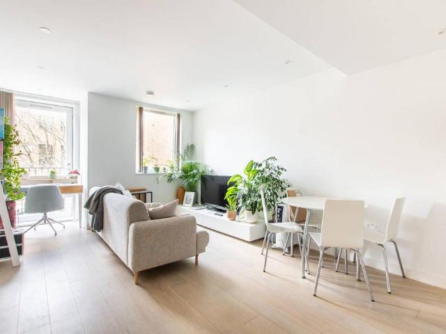 1 bedroom flat for sale