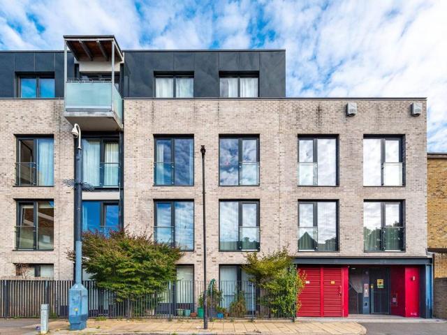 1 bedroom flat for sale