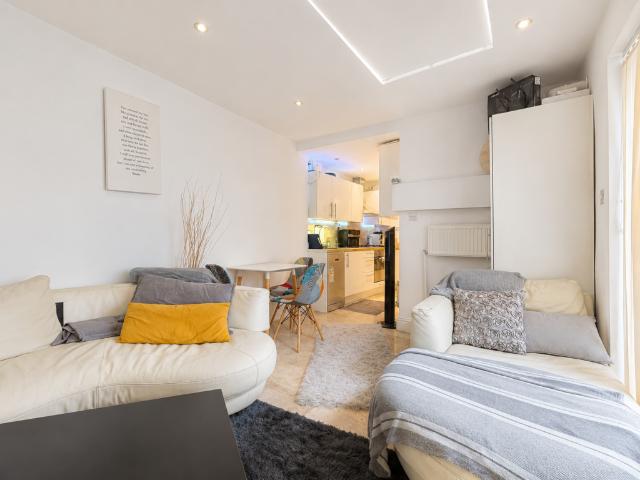 1 bedroom flat for sale