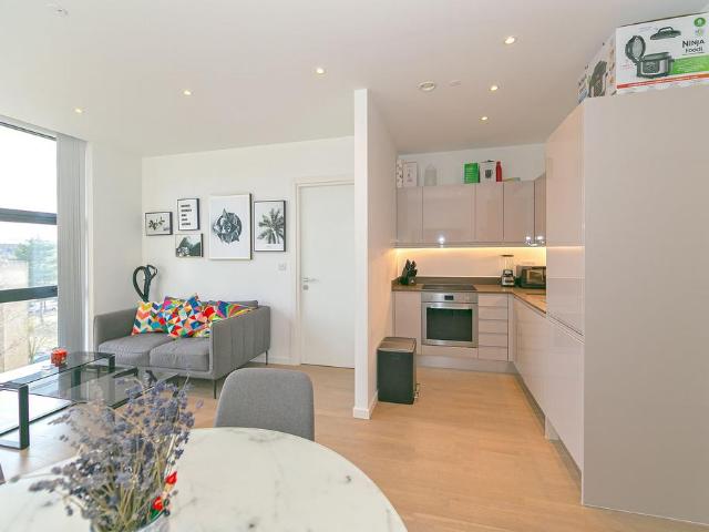 1 bedroom flat for sale